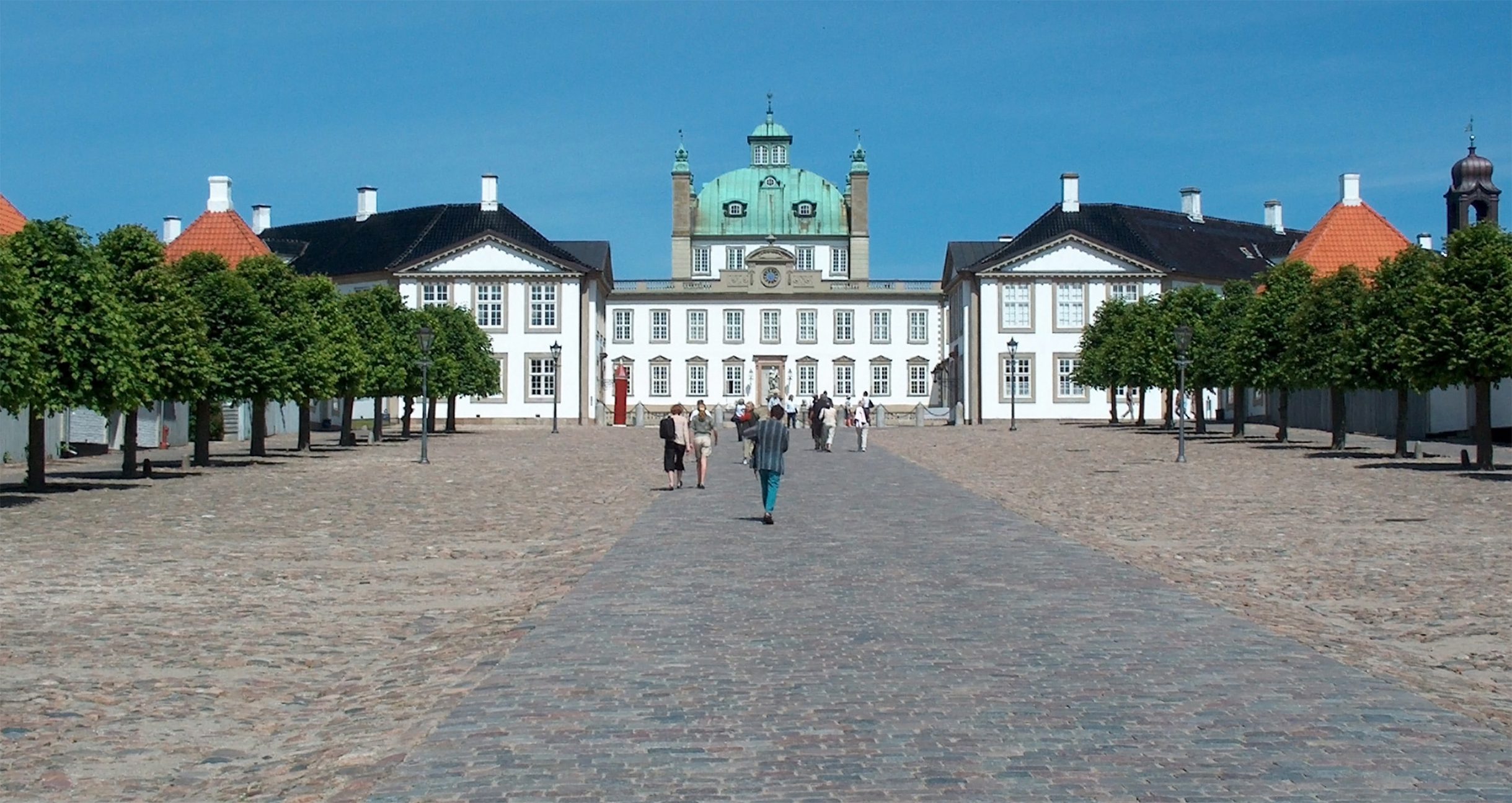 Fredensborg slott er verdt en tur hele året | VillaVilla